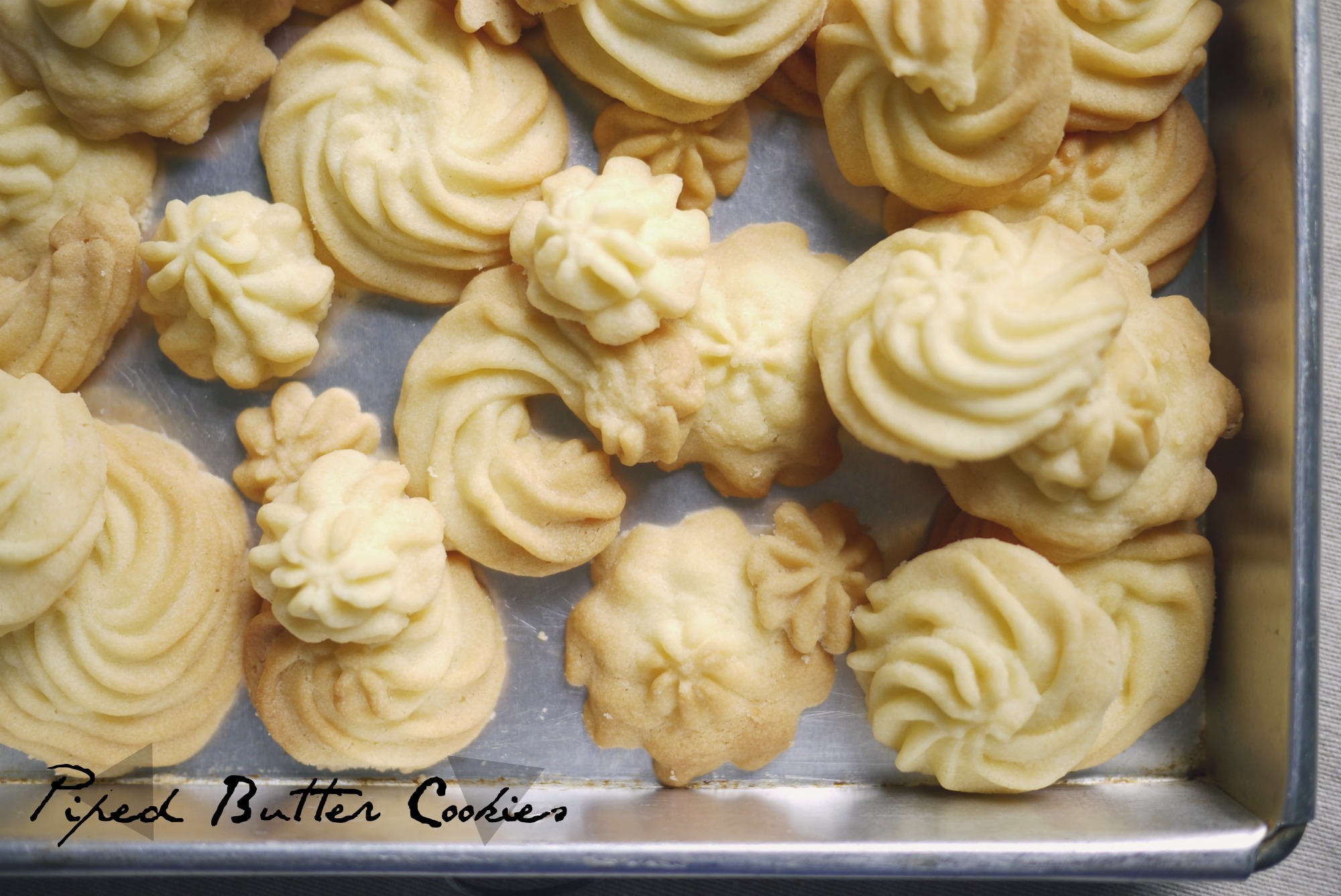 4 Ingredients Piped Butter Cookies – MONO and CO